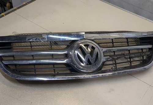 Решетка радиатора Volkswagen Tiguan, 2009