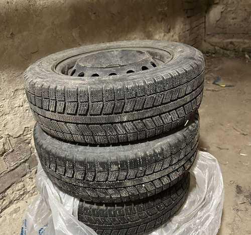 Accelera 651 185/65 R14