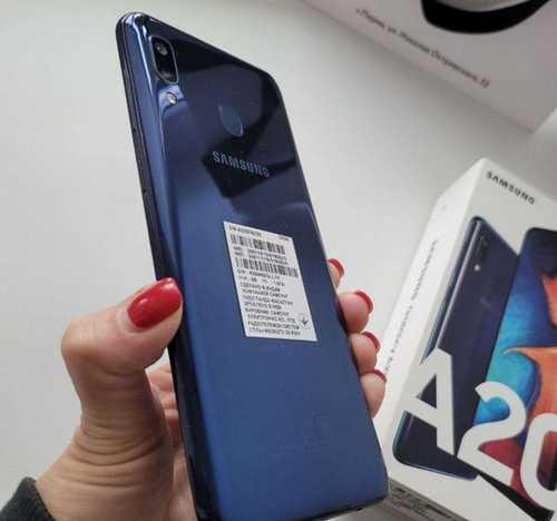 Samsung Galaxy A20, 3/32 ГБ