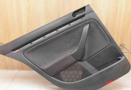 Обшивка двери задней левой VW Golf 5 2003-2009
