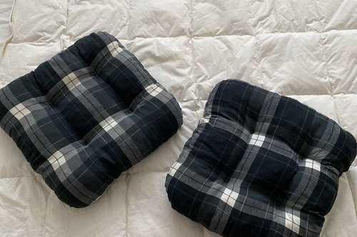 2 декоративные подушки серые в клетку на стул