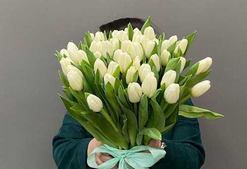 Букет из 51 белого тюльпана