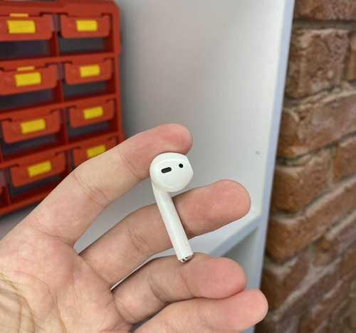 Левый наушник AirPods 2