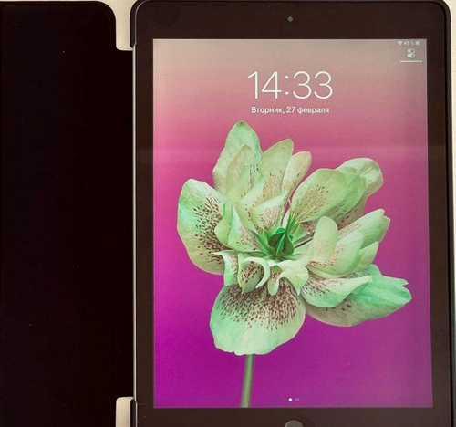 iPad 6 32gb + чехол в подарок