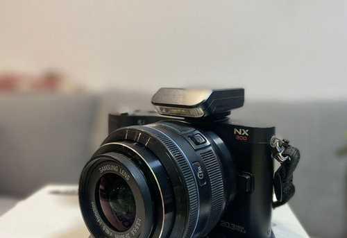 Фотоаппарат Samsung NX200