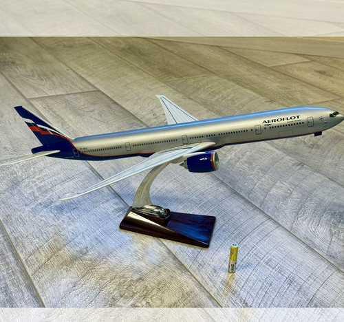 Модель самолёта Boeing-777 Аэрофлот 1:144 47см