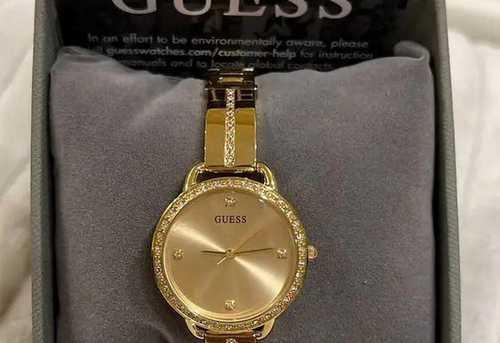 Женские наручные часы Guess