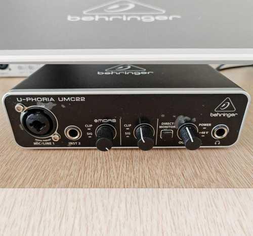 Внешняя звуковая карта behringer umc22