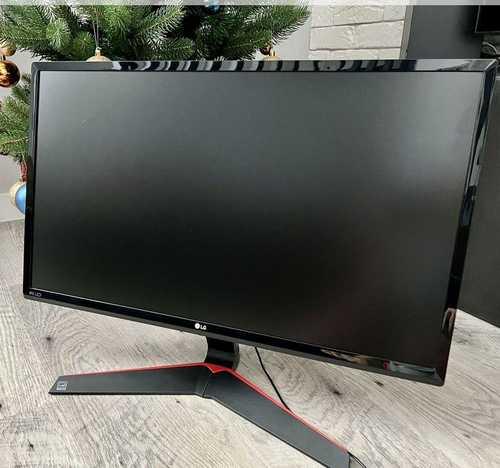 Игровой монитор LG 24"