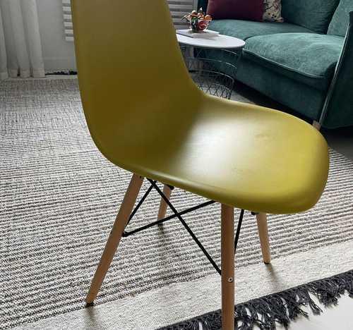 Стул eames - редкий цвет, есть 2 шт