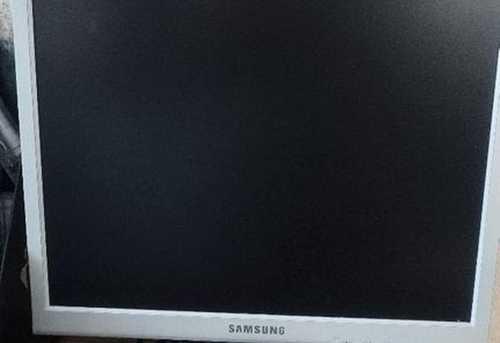 Монитор Samsung syncmaster 713 n