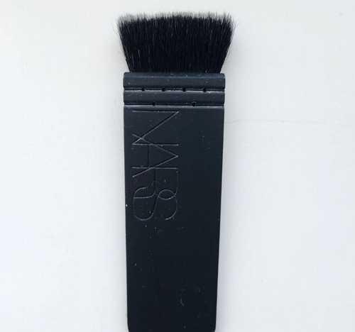 Кисть кабуки для макияжа Nars