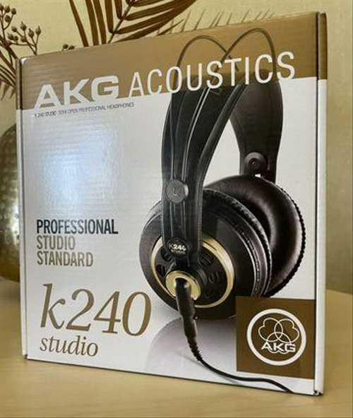 AKG K240 studio