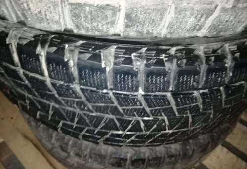 Bridgestone Blizzak Nordic 255/65 R17