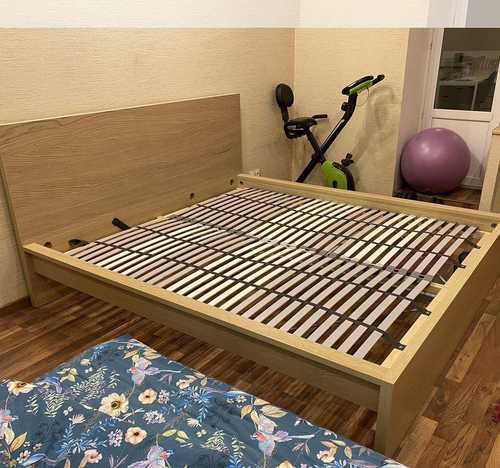 Кровать двуспальная IKEA 180х200