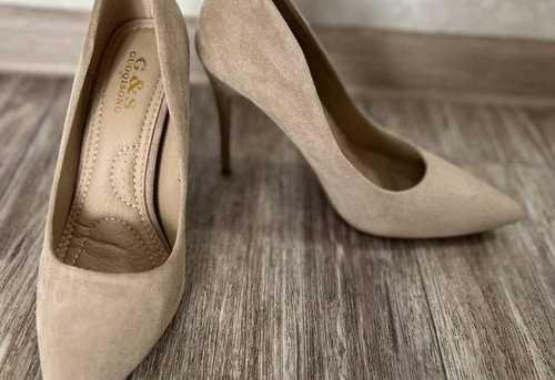 Туфли женские 37 размер бежевые