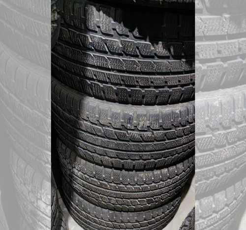 Kumho I'Zen KW31 245/40 R18 99Q