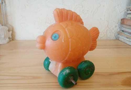 Рыба, рыбка на колесиках СССР пластмассовая, дутыш