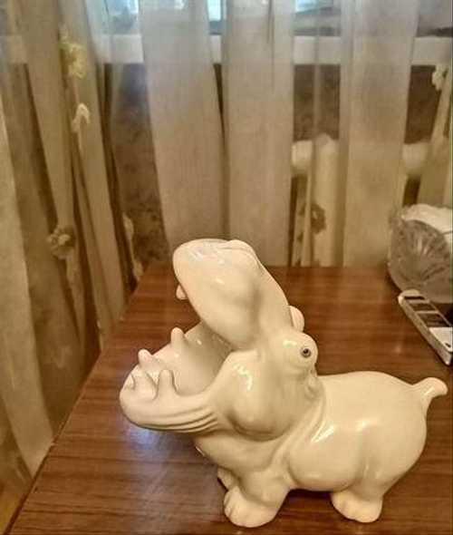 Статуэтка"Бегемот" Карл Энс 1950г