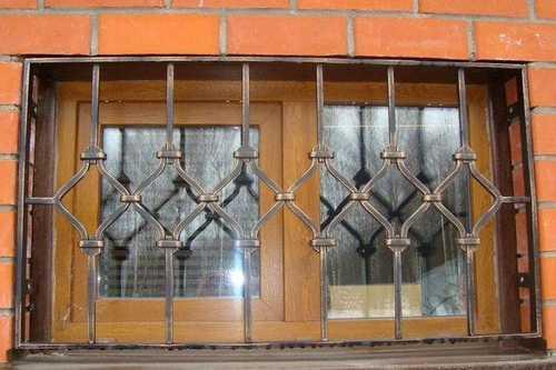 Кованая решетка на окно