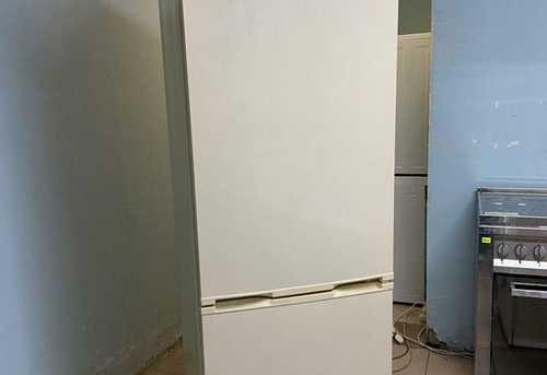 Холодильник Snaige (бежевый цвет)