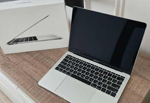 MacBook Pro 13 (2017), 128 ГБ, Core i5, 2.3 ГГц, RAM 8 ГБ, Intel Iris Plus Graphics 640