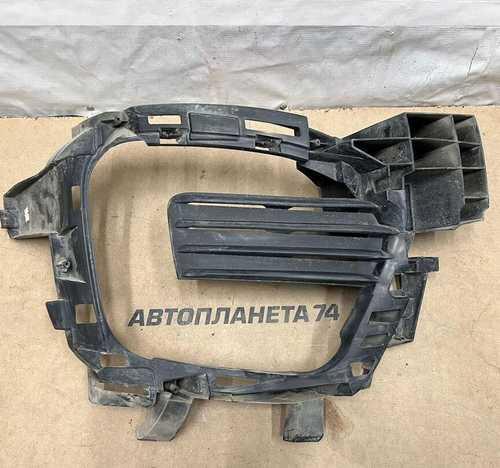 Кронштейн противотуманной фары прав Renault Kaptur