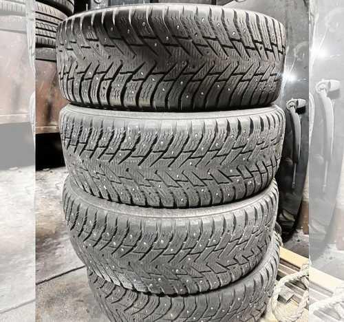 Nokian Tyres Hakkapeliitta 8 SUV 215/65 R16 102T