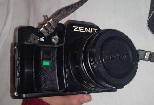 Плёночный фотоаппарат «Зенит»