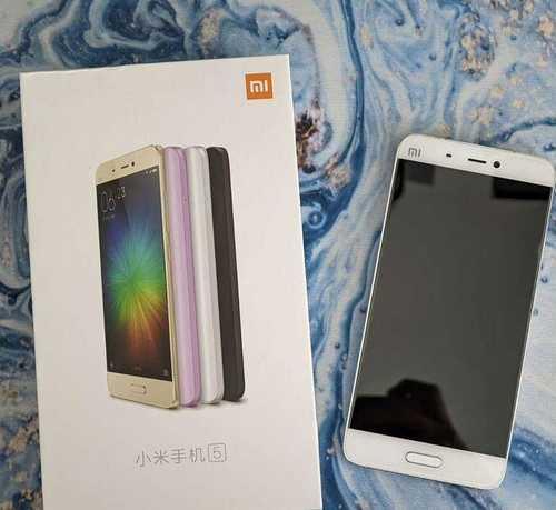 Смартфон Xiaomi MI5 3/32 белый