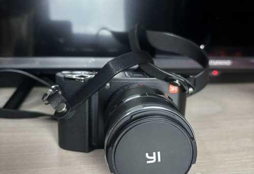 Фотоаппарат видеокамера YI-M1