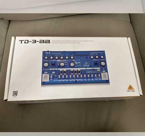 Behringer td3 Analog bass synthisizer