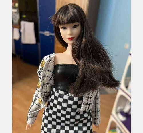 Кукла barbie fashionistas 19 на теле пышки