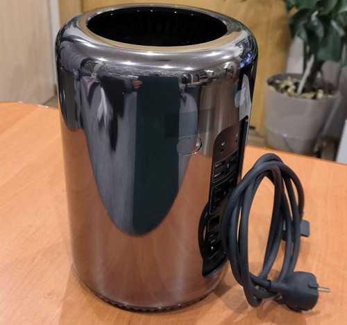 Mac Pro 6.1 (Late 2013)