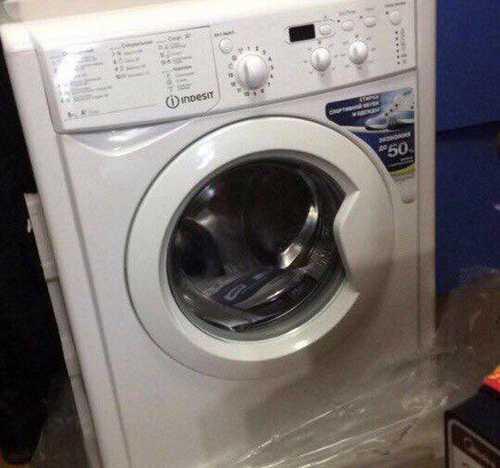 Новая стиральная машина Indesit
