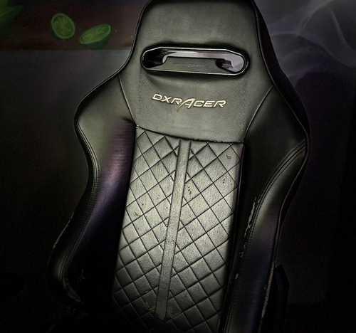 Игровое кресло dxracer