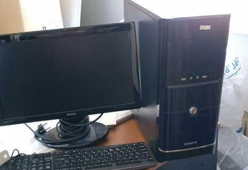 Офисный компьютер для работы с монитором