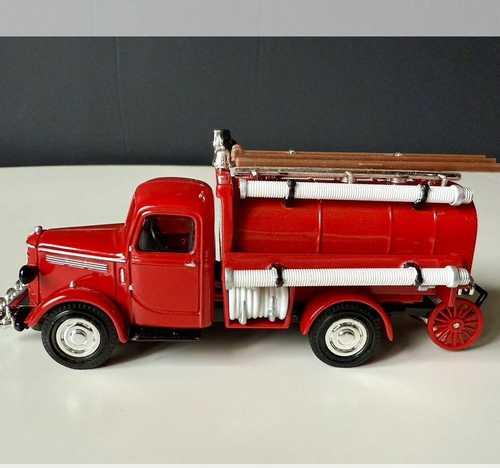 Модель 1:43 matchbox 1939 bedford tanker