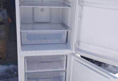 Холодильник б/у indesit no frost
