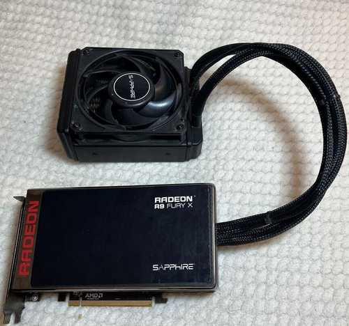 Видеокарта AMD Radeon Sapphire Fury X с водяным ох