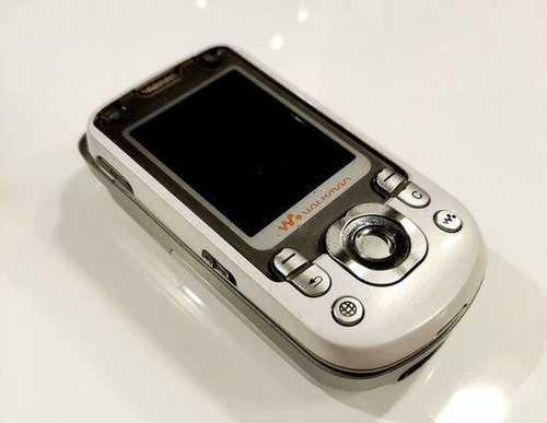Sony Ericsson W550i - оригинал + комплект шнуров