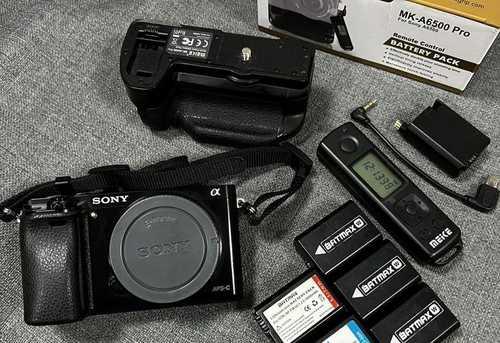 Фотоаппарат Sony a6000 и батарейная ручка