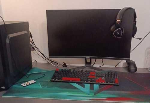 Игровой компьютер с монитором и клавиатурой и т.д