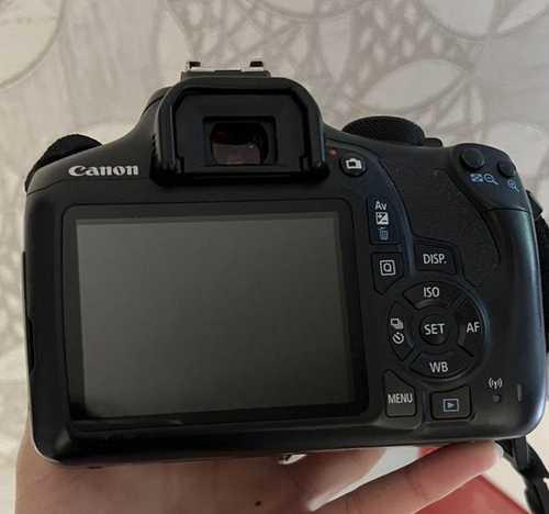 Зеркальный фотоаппарат Canon EOS 1300D