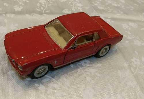 Модель автомобиля Ford Mustang 1964