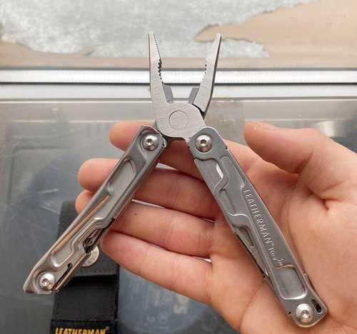 Мультитул leatherman rev