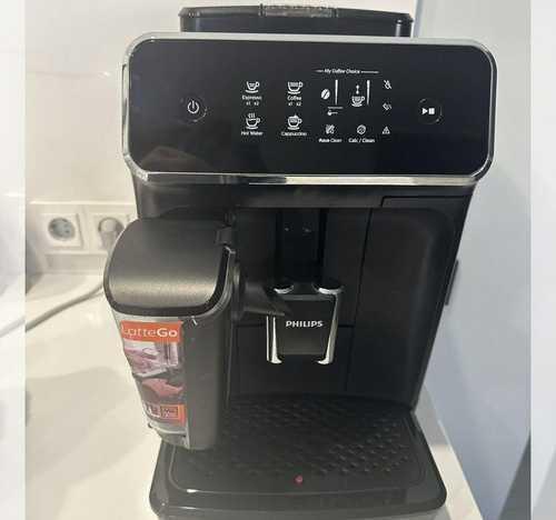 Кофемашина Philips EP2030/10 Series 2200 LatteGo
