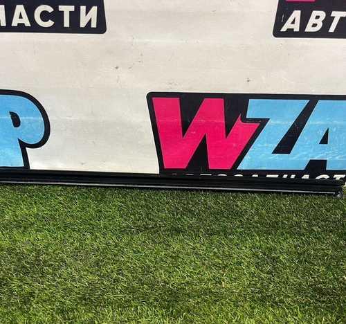 Уплотнитель стекла двери передний левый Volkswagen
