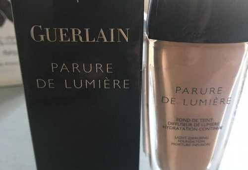 Тональный крем Guerlain parure DE lumière 04