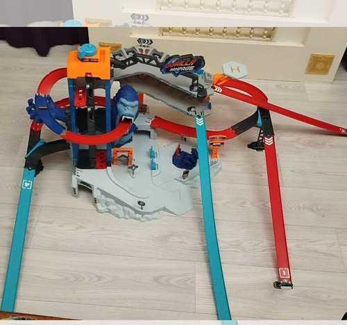 Hot wheels трек